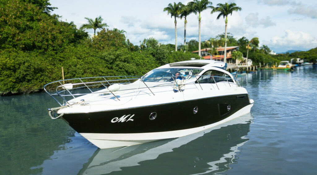 Embarcações - Iate Marine